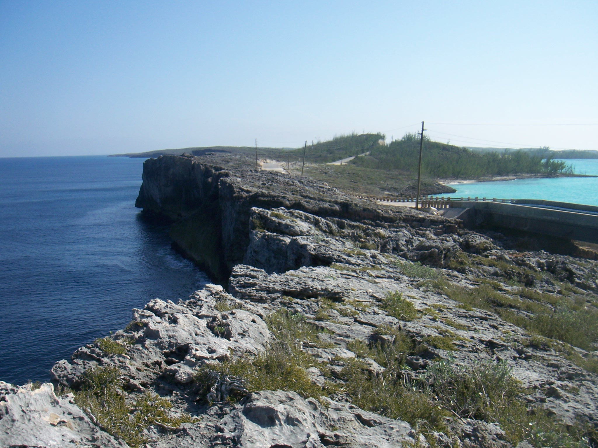Eleuthera, ishulli që ndan Oqeanin Atlantik nga Deti i Karaibeve ...