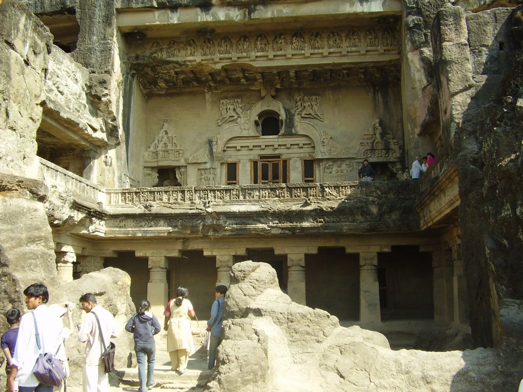 Shpellat Ellora – kompleksi madhështor i tempujve – Ngjyra.com