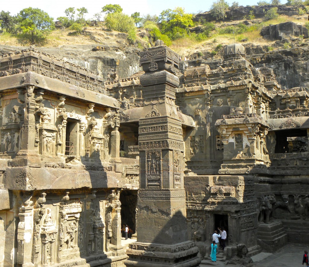 Shpellat Ellora – kompleksi madhështor i tempujve – Ngjyra.com
